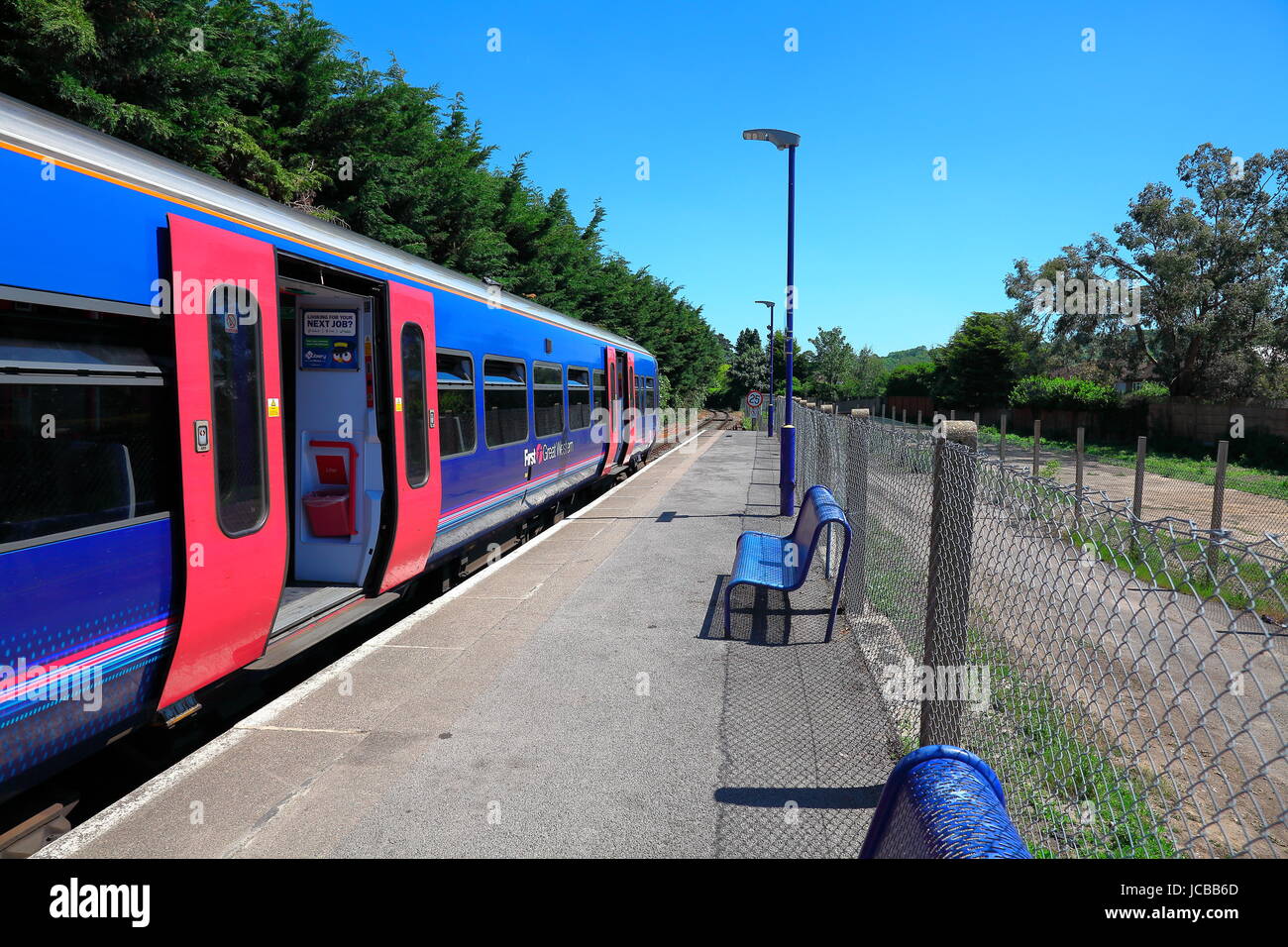 Maidenhead train station hi-res stock photography and images - Alamy