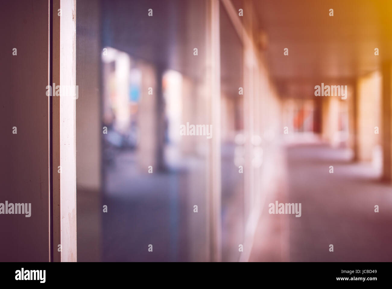 Exterior office window blur hi-res stock photography and images - Alamy