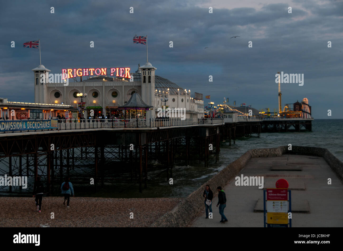 Brighton beach parade hi-res stock photography and images - Alamy