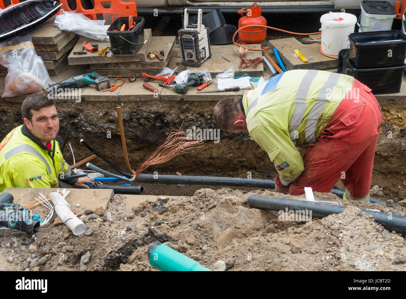 Cable joint hi-res stock photography and images - Alamy