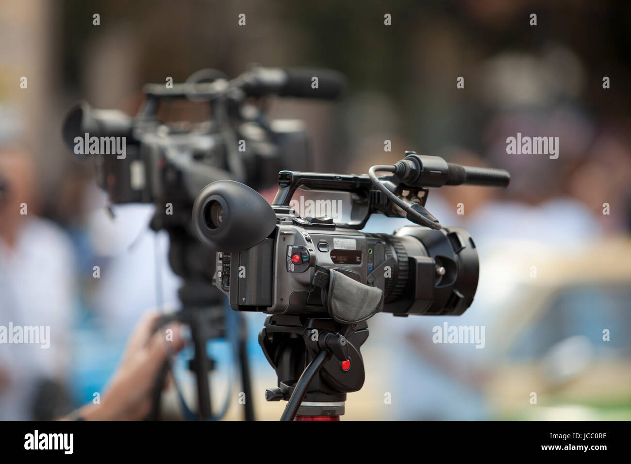 Tv camera recording newsroom hi-res stock photography and images - Alamy
