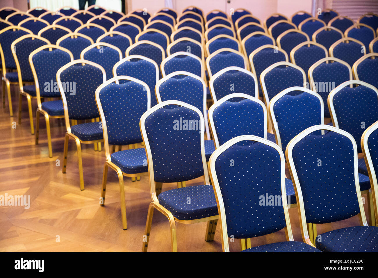 Press conference room empty seats hi-res stock photography and images ...