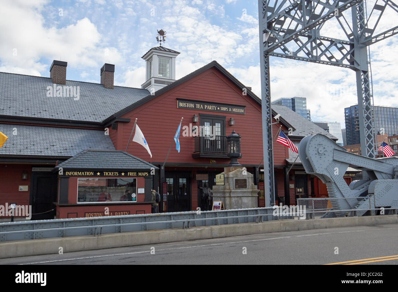 Boston tea party museum hi-res stock photography and images - Alamy