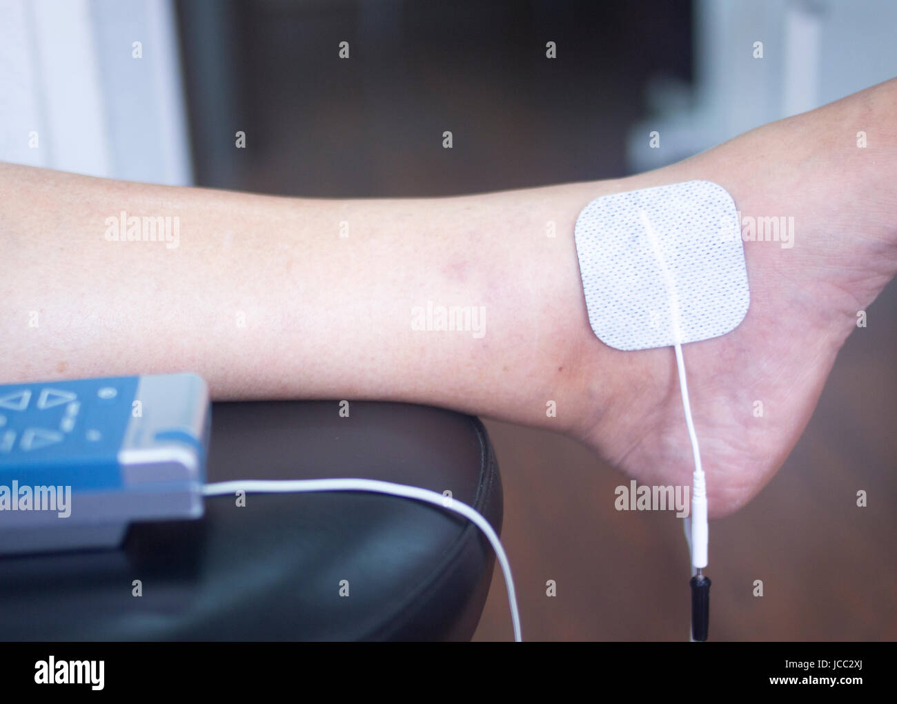 Physical therapy mecical clinic physiotherapy electrical impulse shock ...