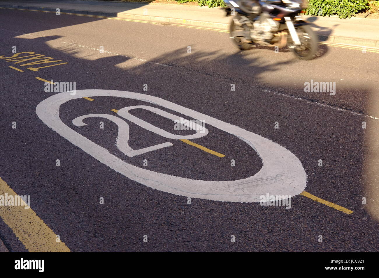 20 MPH speed limit Stock Photo - Alamy