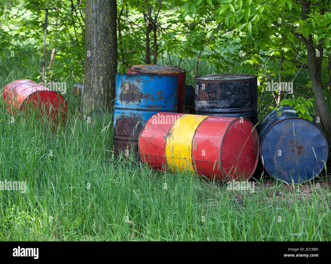 Red oil drums hi-res stock photography and images - Alamy