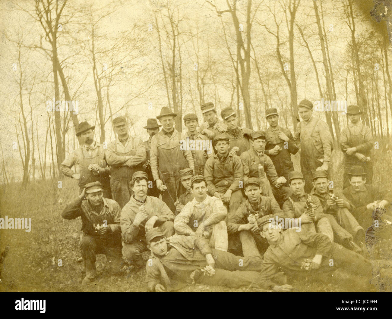 Victorian men group photo High Resolution Stock Photography and Images ...