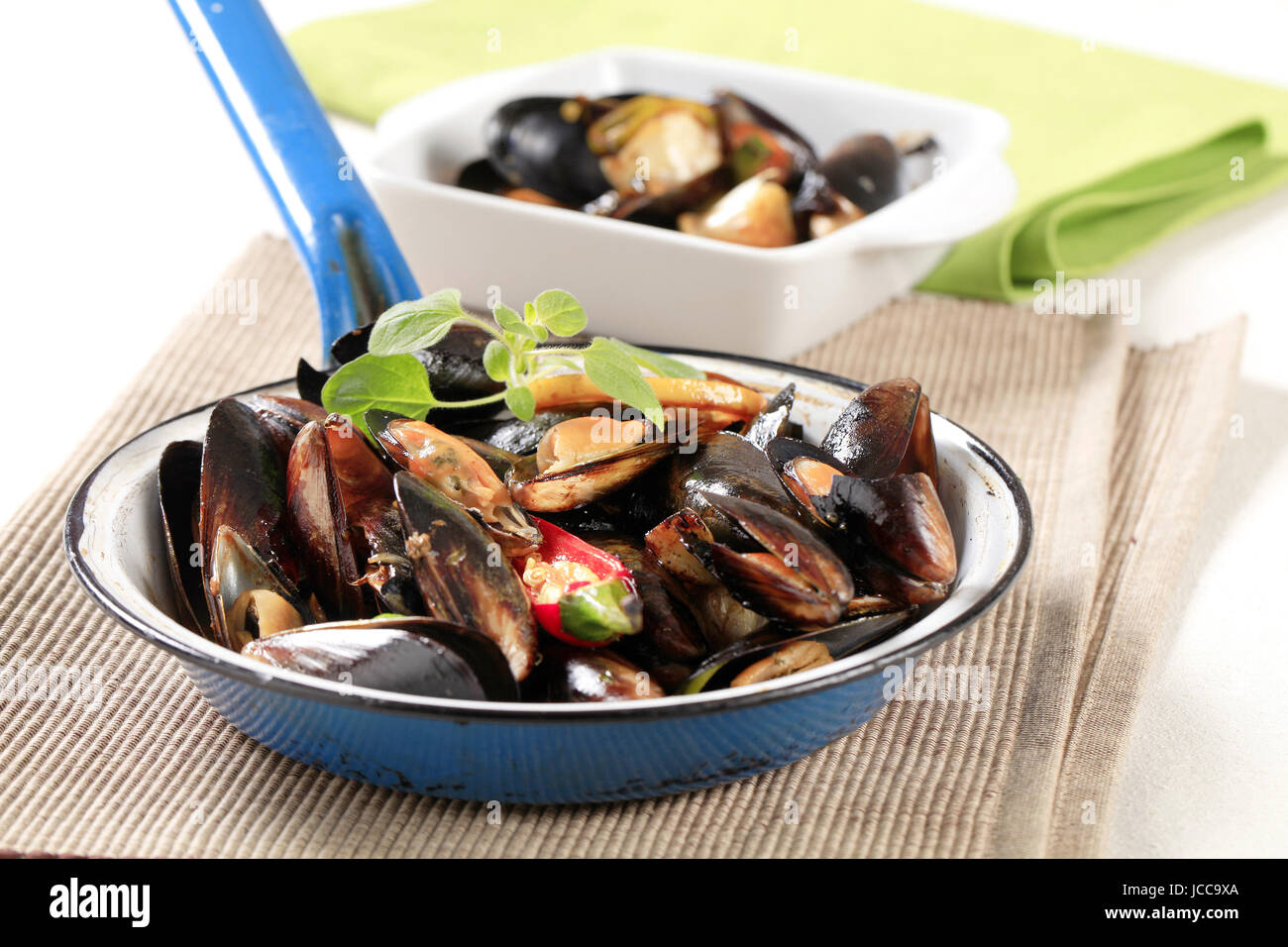 Pan cooked mussels hi-res stock photography and images - Alamy