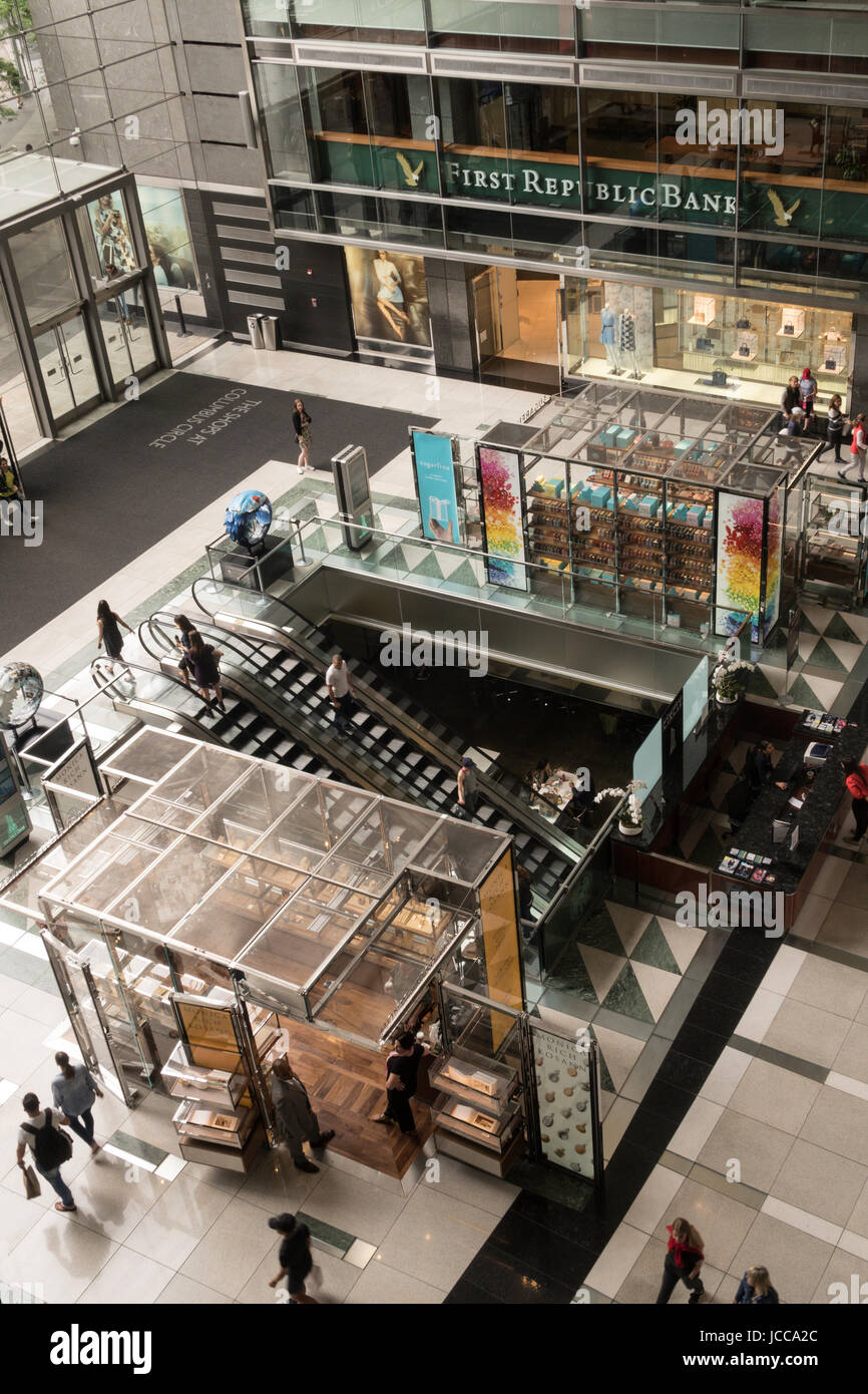 Atrium luxury shopping hi-res stock photography and images - Alamy