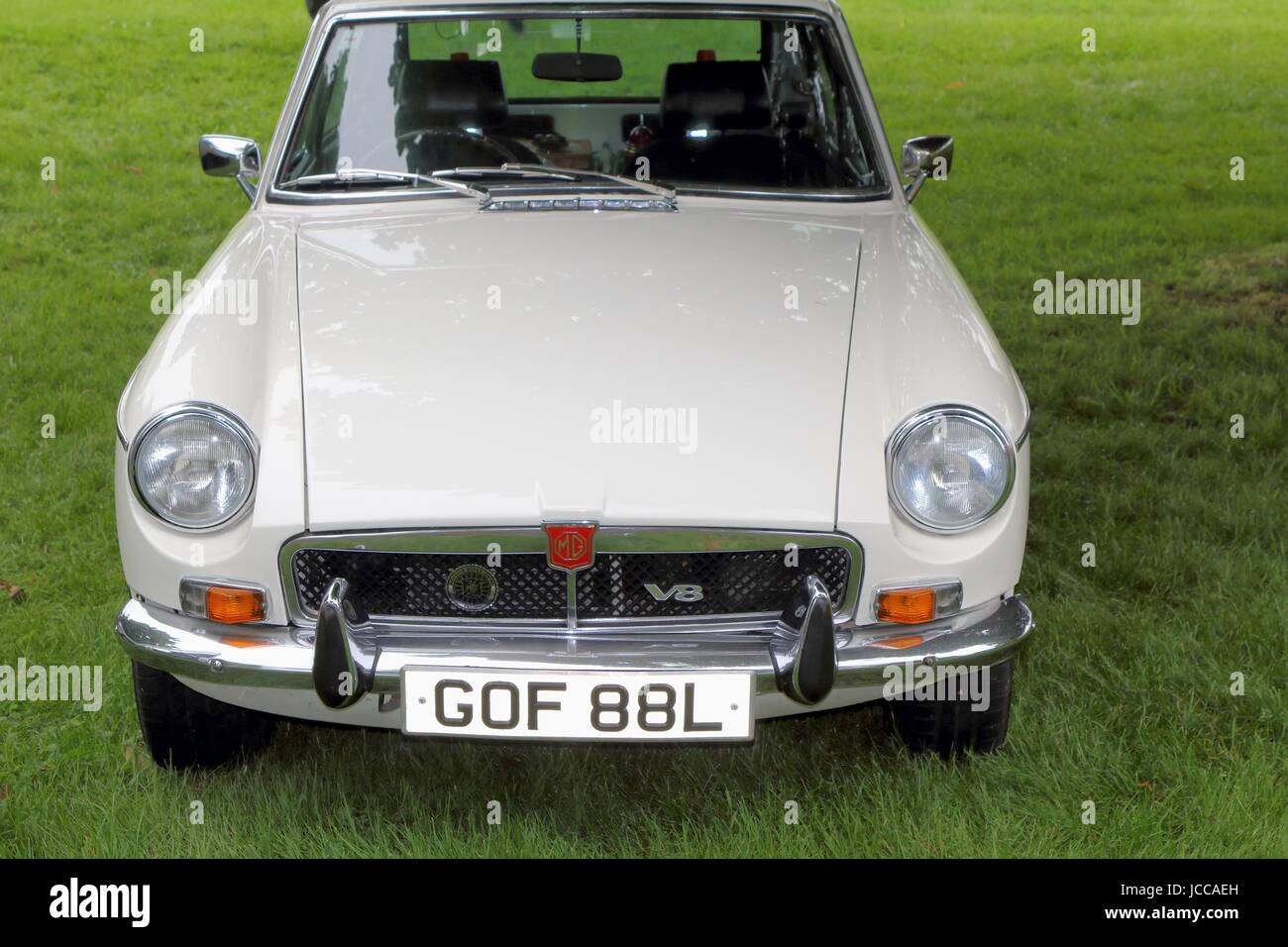 Mgb gt v8 hi-res stock photography and images - Alamy