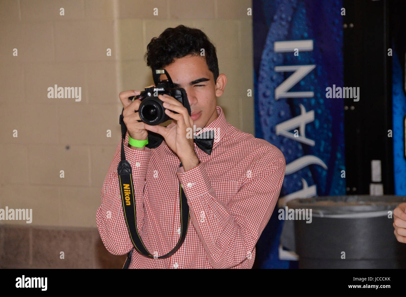 young teenage photographer Stock Photo - Alamy