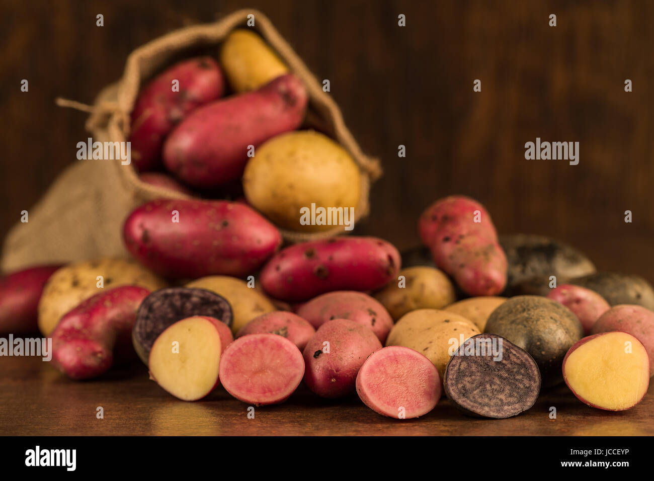 Kitchen scales with potatoes hi-res stock photography and images - Alamy