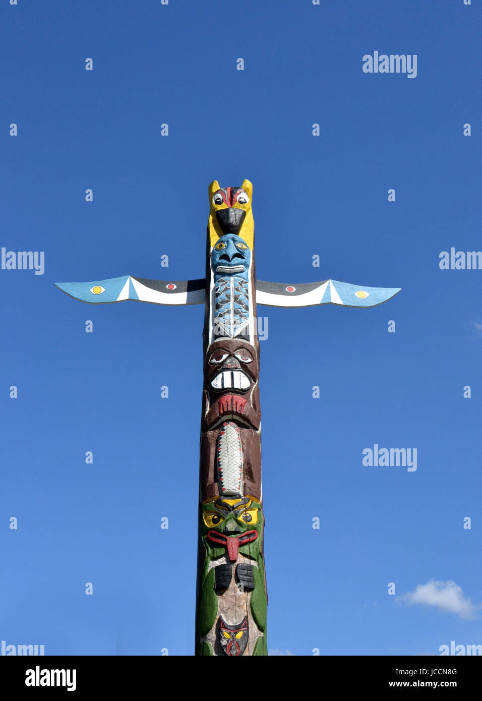 Totempfahl hi-res stock photography and images - Alamy