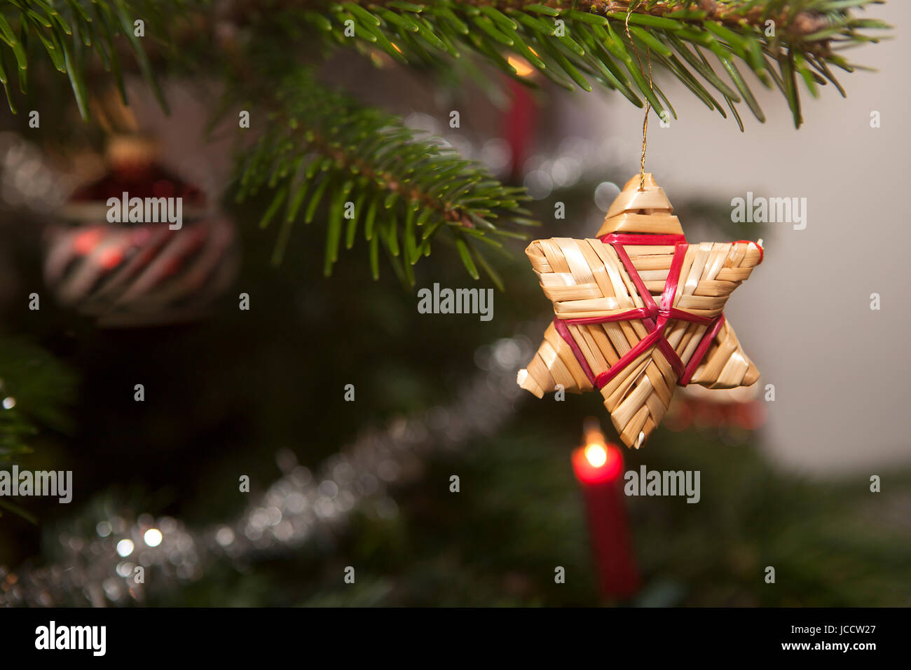 Straw stars hanging on hi-res stock photography and images - Alamy