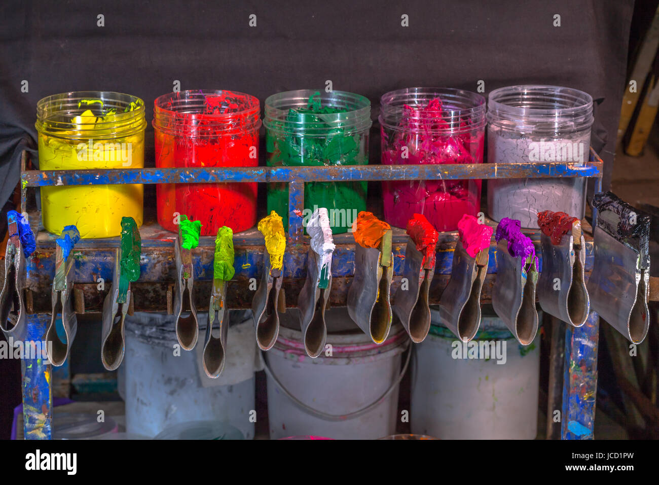 Ready mix paint hi-res stock photography and images - Alamy