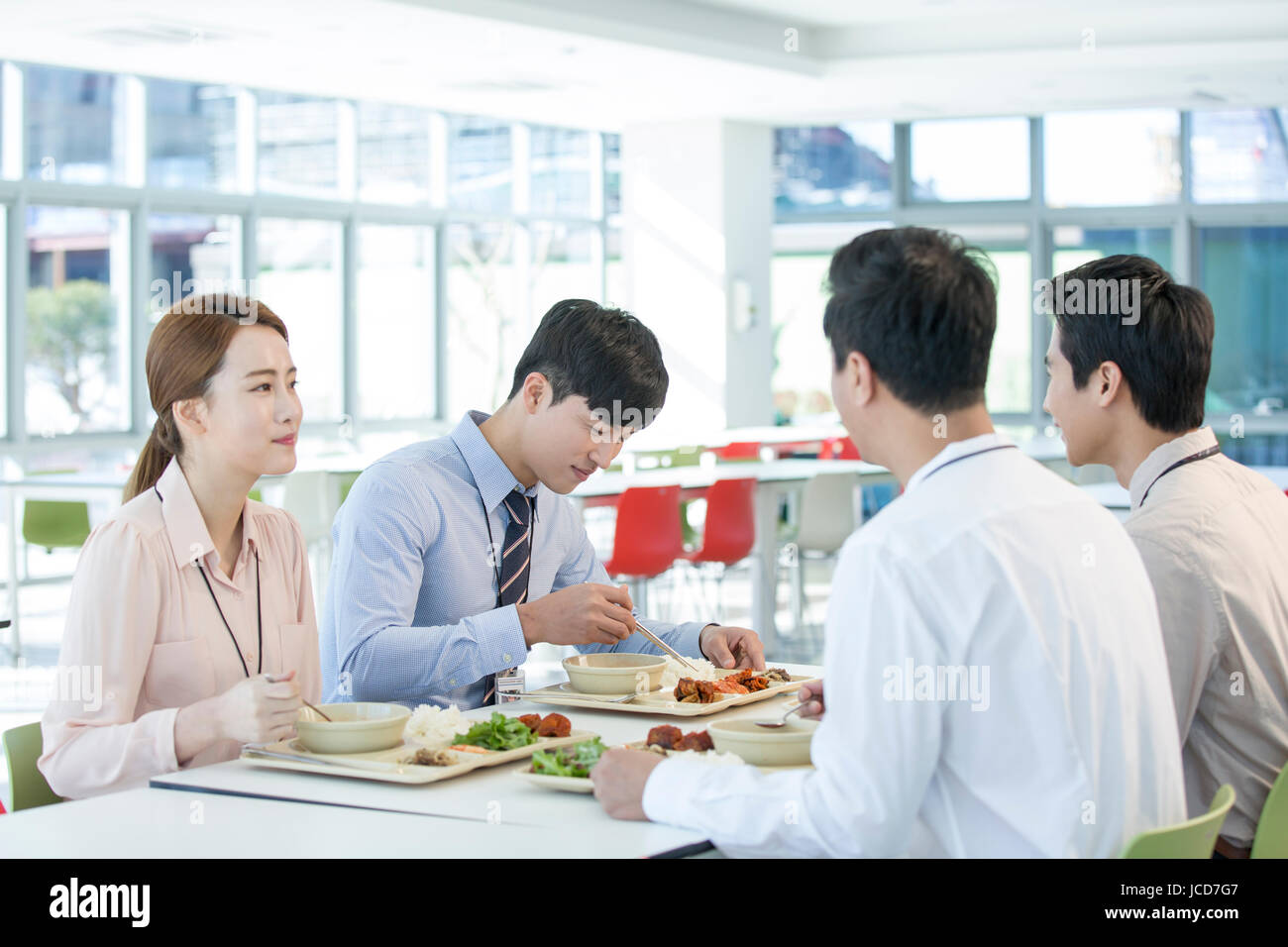 People cafeteria sitting hi-res stock photography and images - Alamy