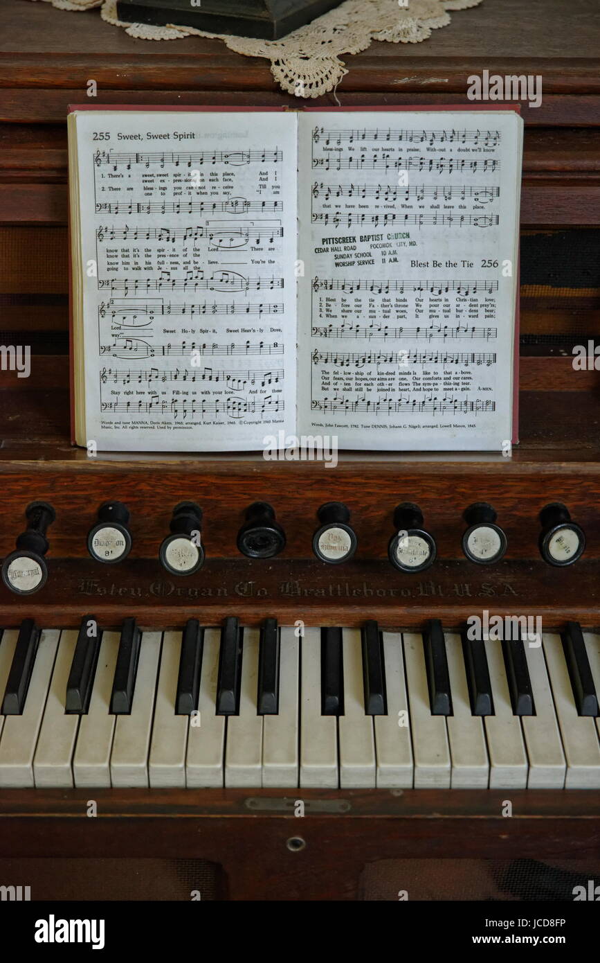 Antique organ performance hi-res stock photography and images - Alamy