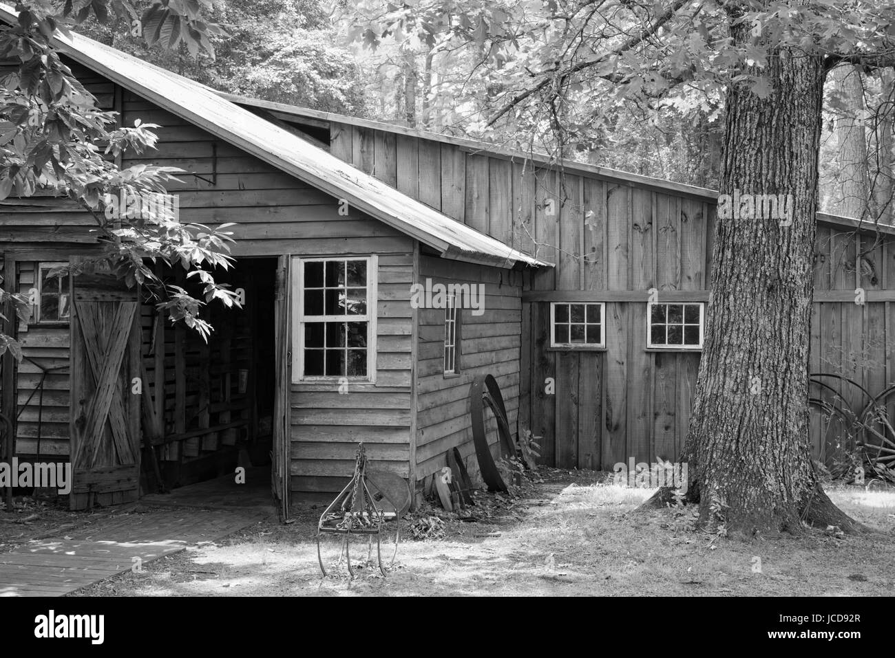 Wooden Farm Building Stock Photo - Alamy