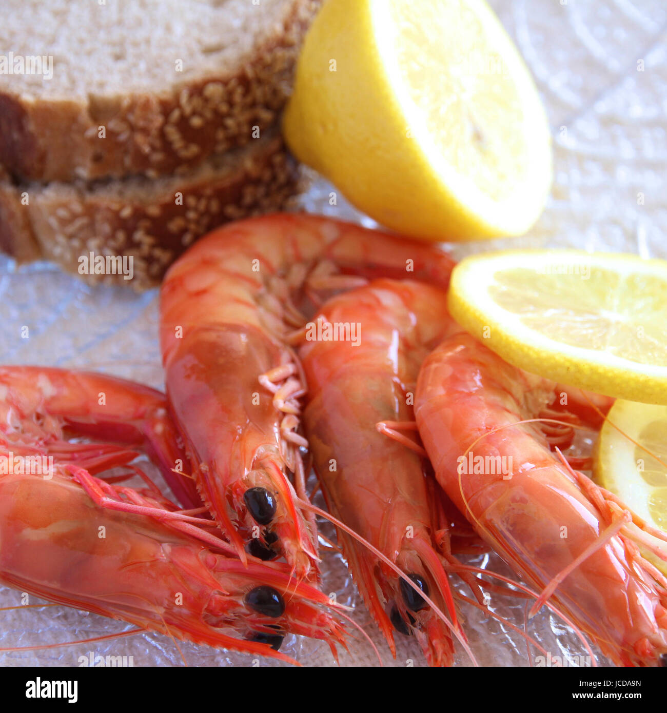 Shelling prawns hi-res stock photography and images - Alamy