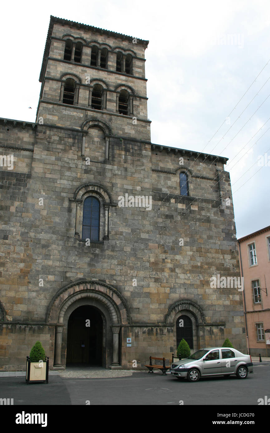 Saint-Austremoine abbey church in Issoire (France Stock Photo - Alamy