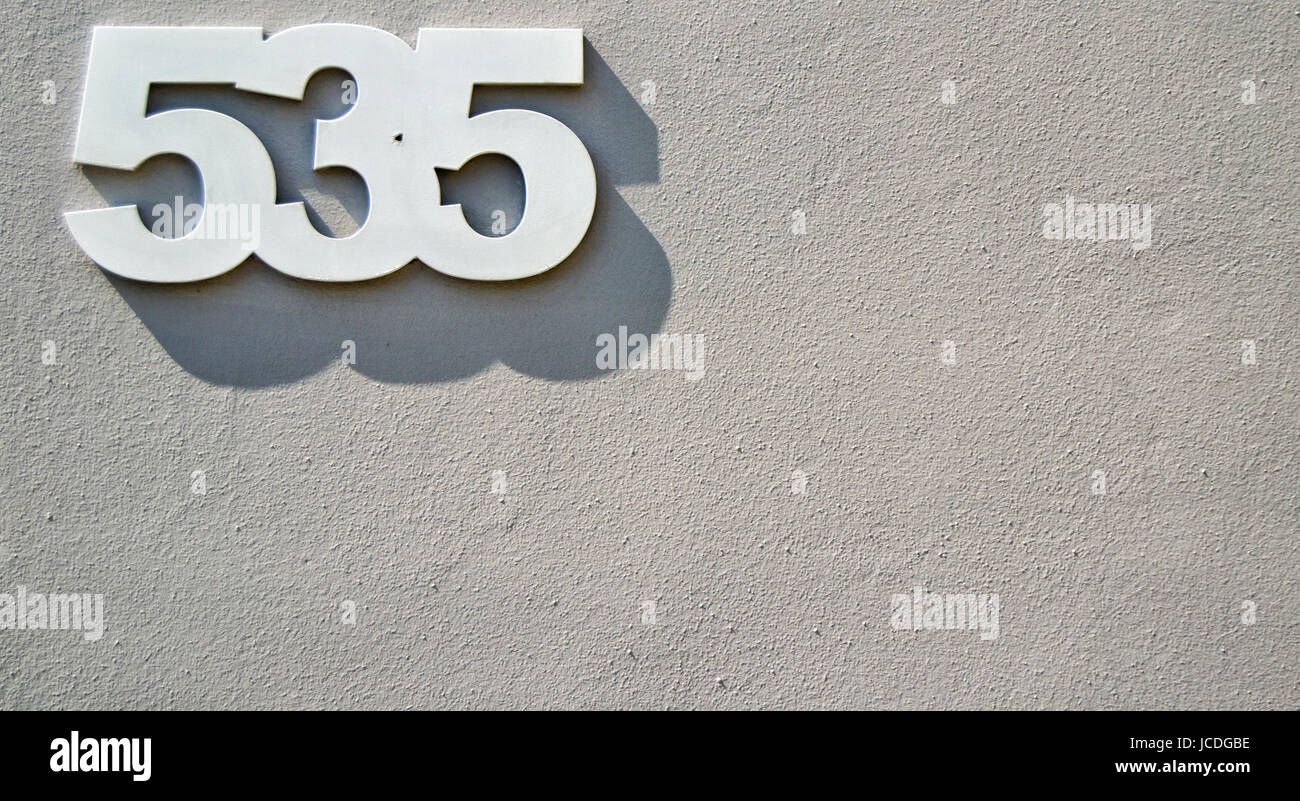 House number 5 painted sign hi-res stock photography and images - Alamy