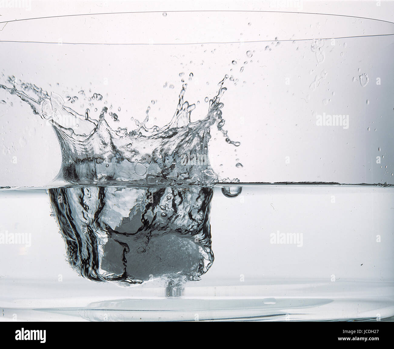 Ice falling on water hi-res stock photography and images - Alamy