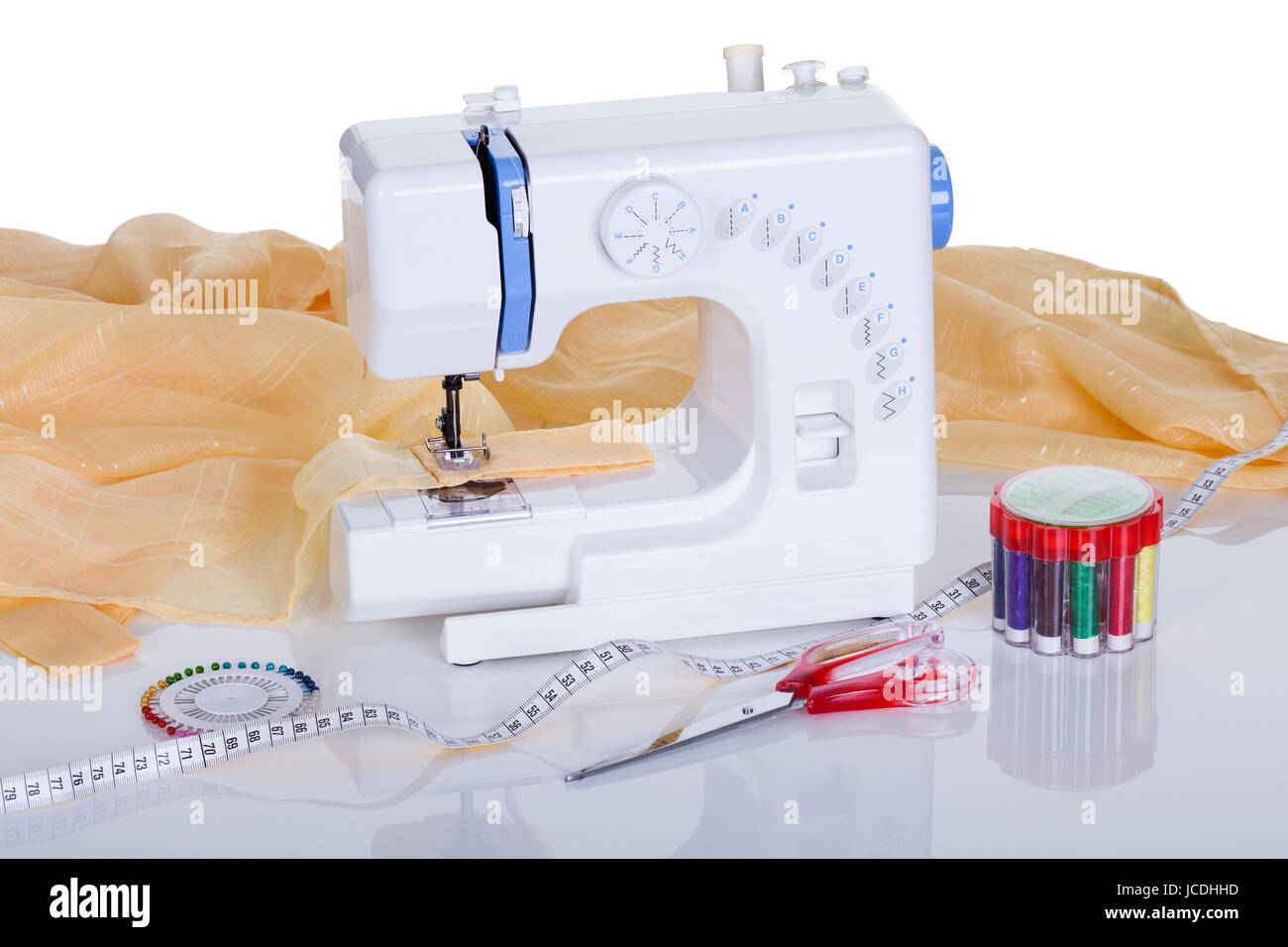 Sewing machines on display hi-res stock photography and images - Alamy
