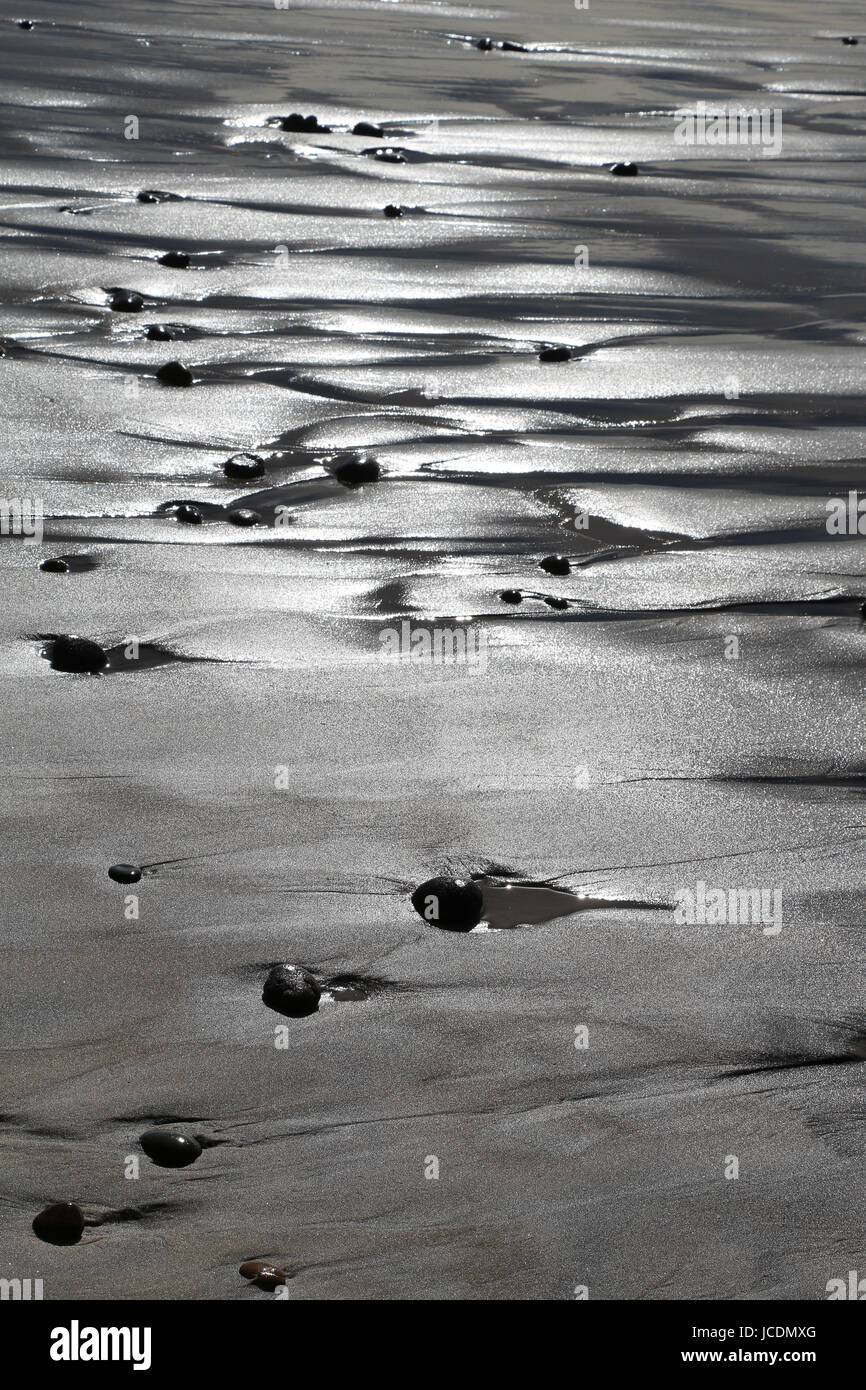 Exposed sandy beach hi-res stock photography and images - Alamy