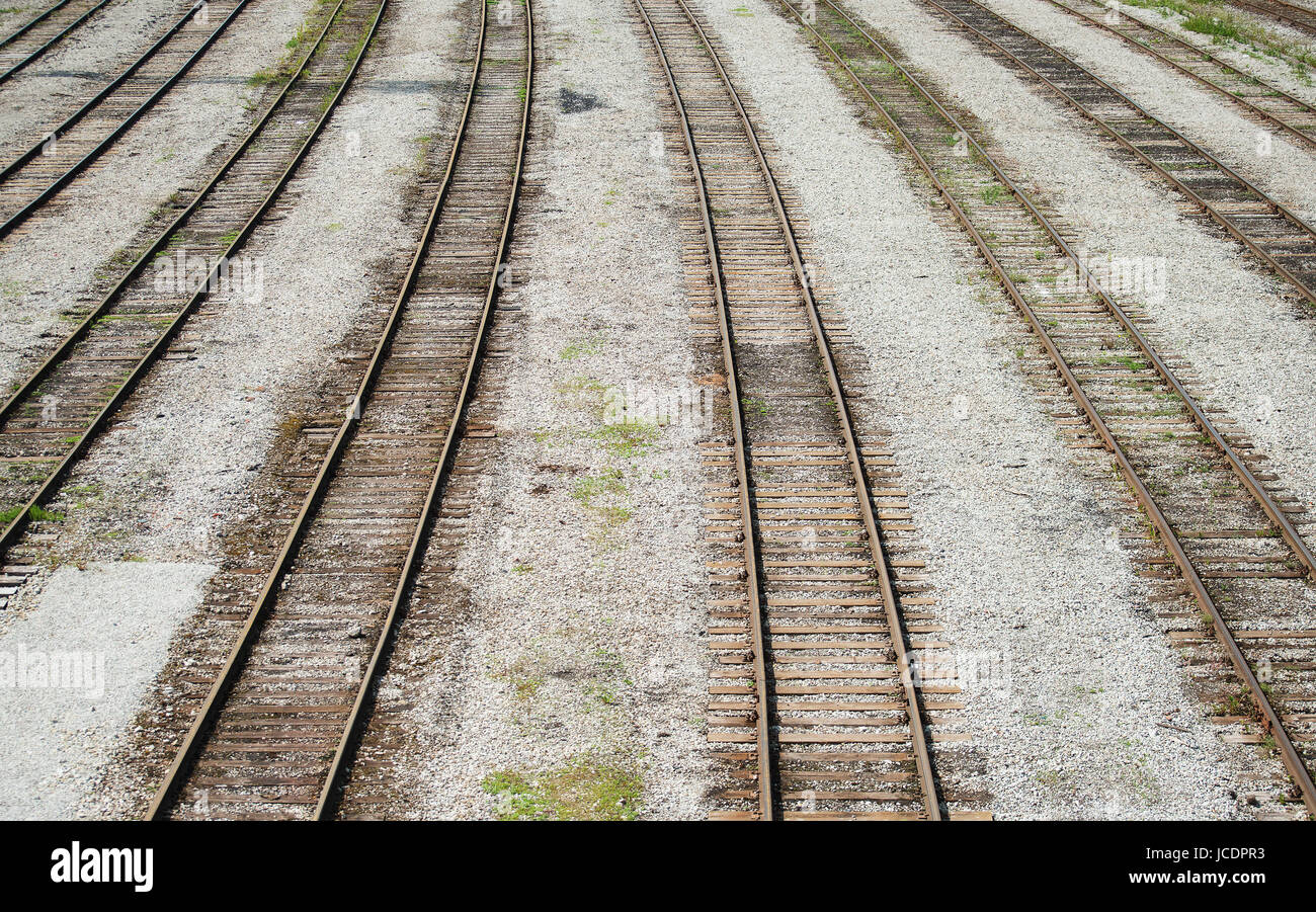 Parallel railroad tracks hi-res stock photography and images - Alamy