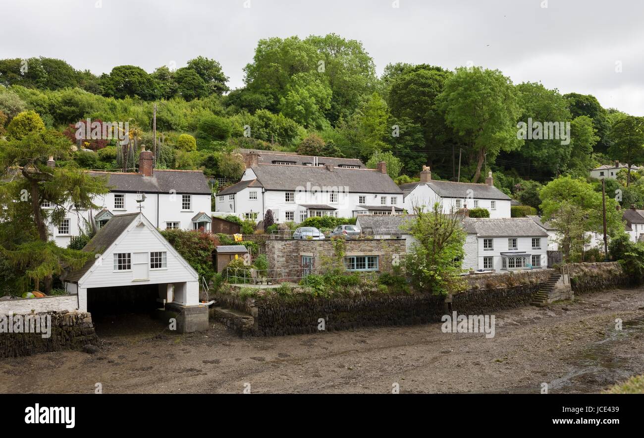 Helford village hi-res stock photography and images - Alamy