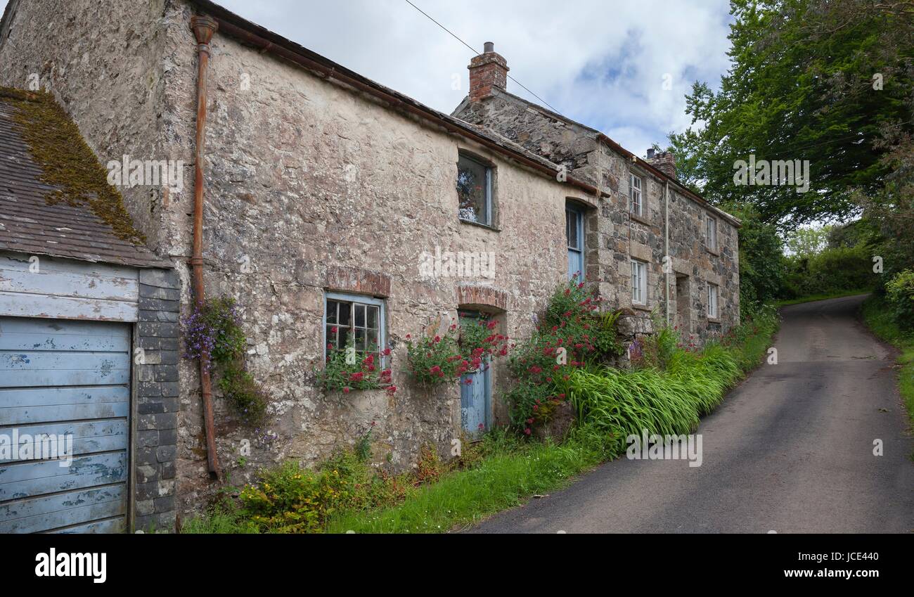 Old Cornish farmhouse, Cornwall, England Stock Photo - Alamy