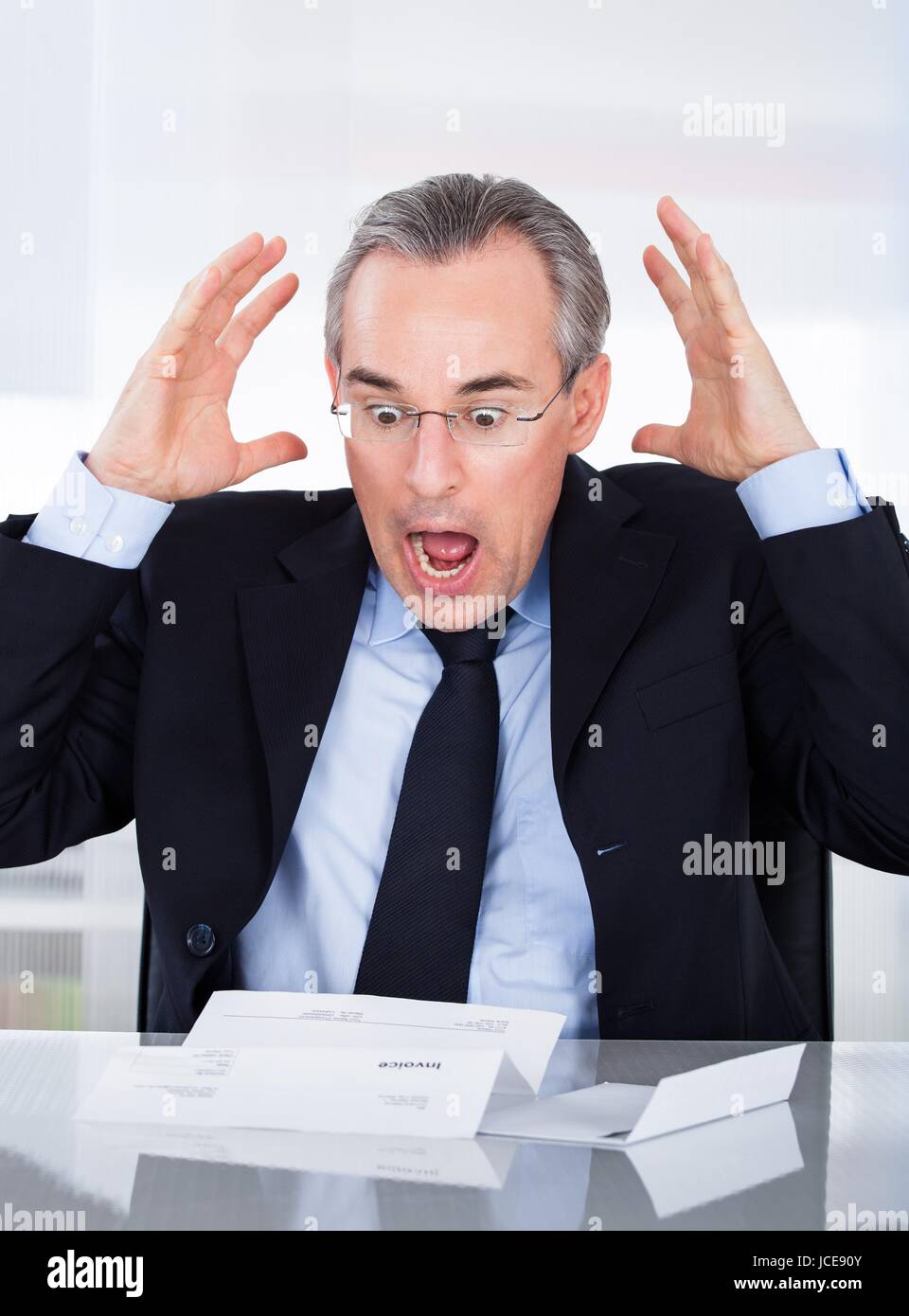 deal business transaction Stock Photo - Alamy