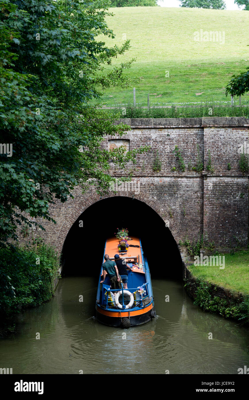 Tunnel and transportation system hi-res stock photography and images ...