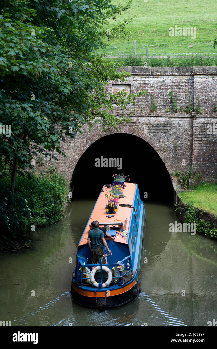 Tunnel and transportation system hi-res stock photography and images ...