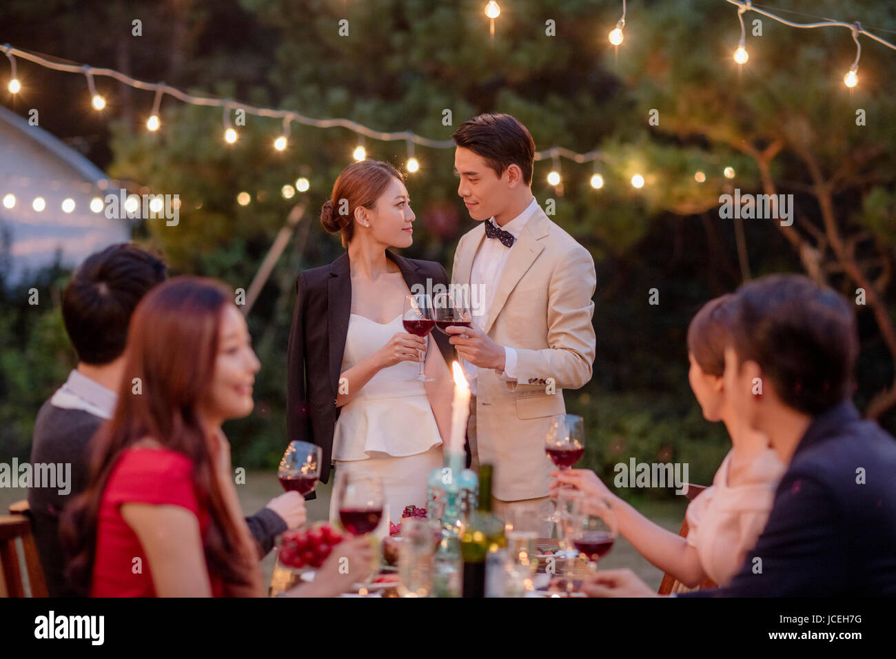 People in party hi-res stock photography and images - Alamy