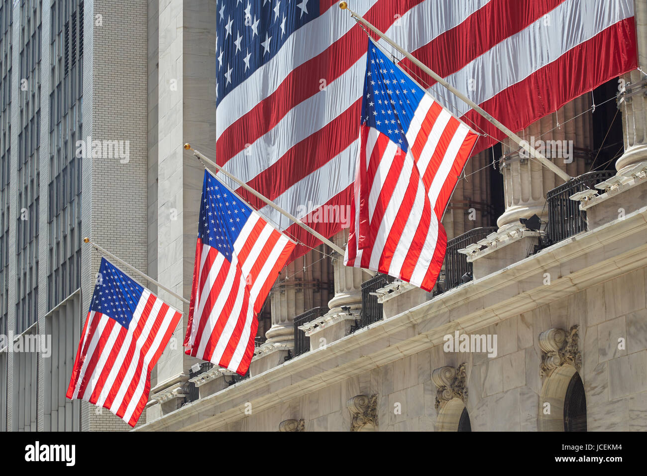 American flag at wall street hi-res stock photography and images - Alamy