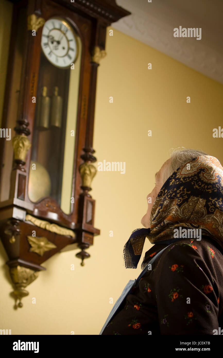 Grandmother Clock Stock Photos & Grandmother Clock Stock Images - Alamy