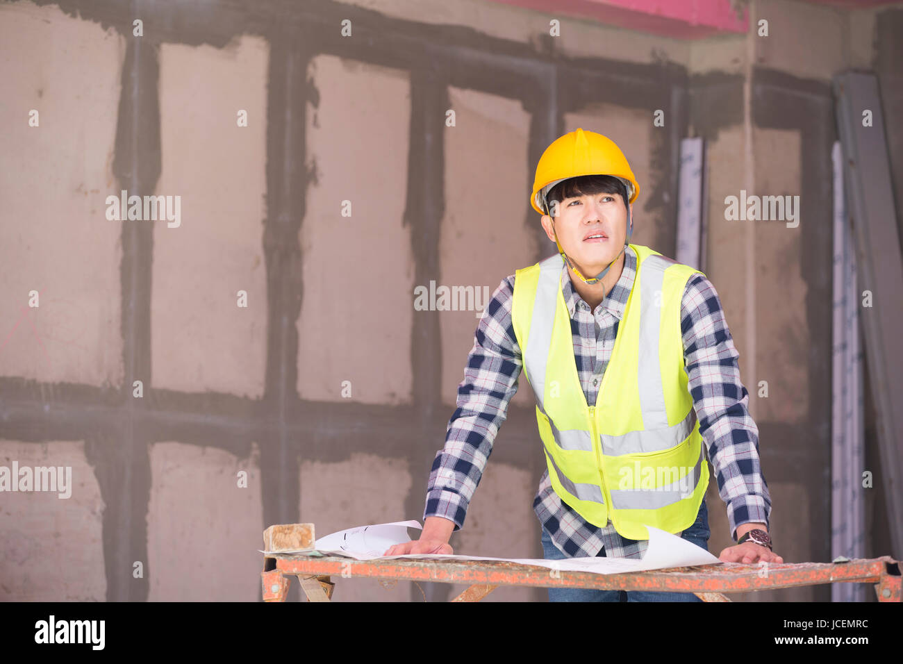 Asian worker day laborer hi-res stock photography and images - Alamy