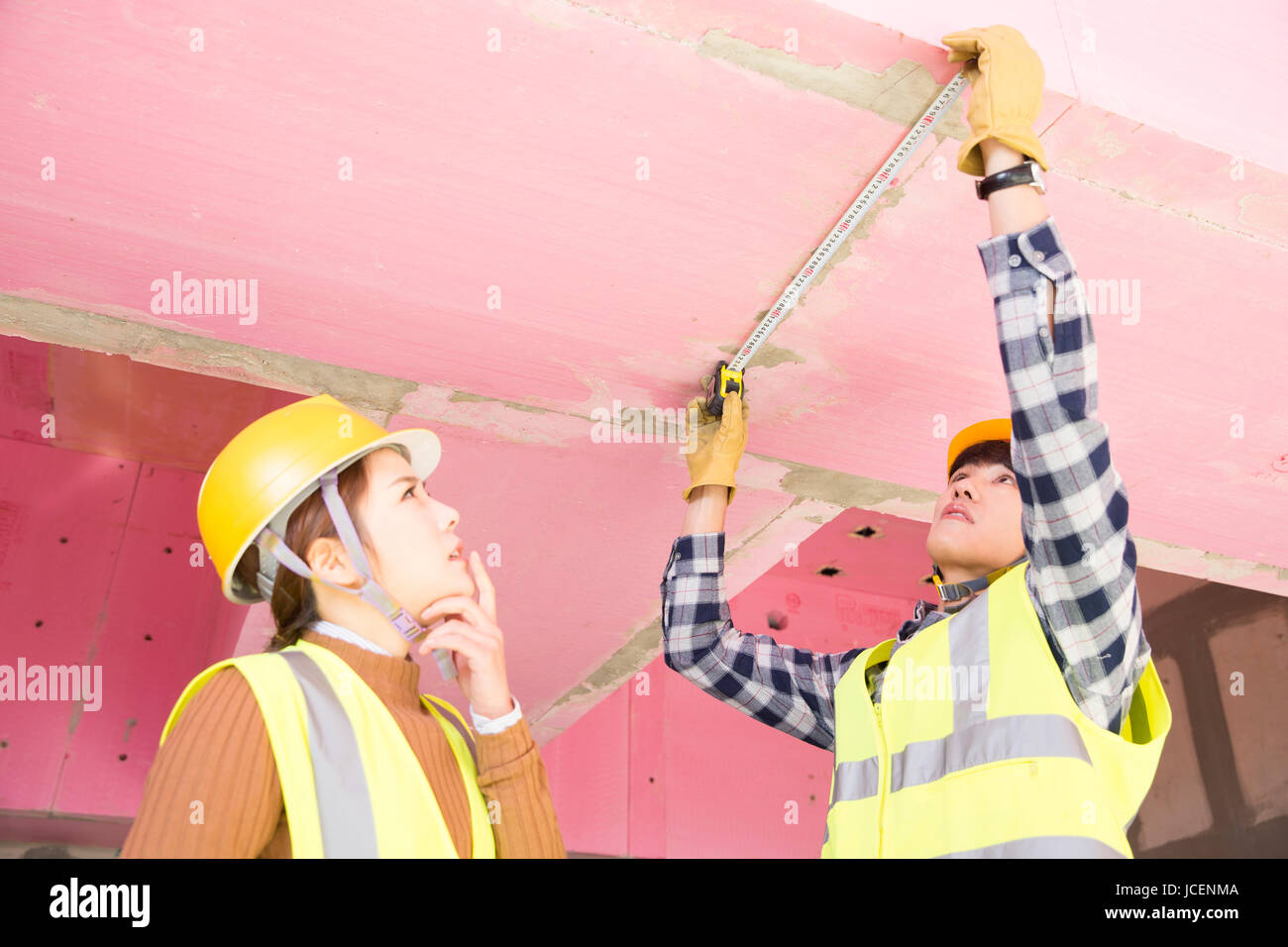 Female male construction workers on hi-res stock photography and images ...