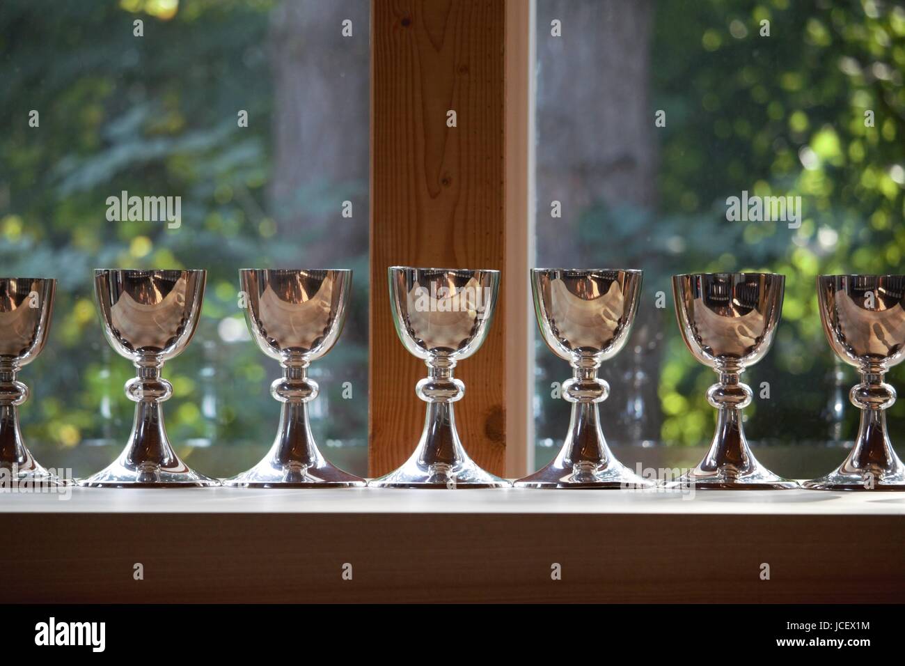 True glass hi-res stock photography and images - Alamy