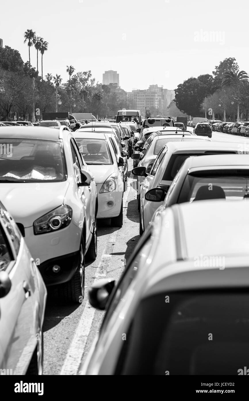 Crowded car park parking lot hi-res stock photography and images - Alamy