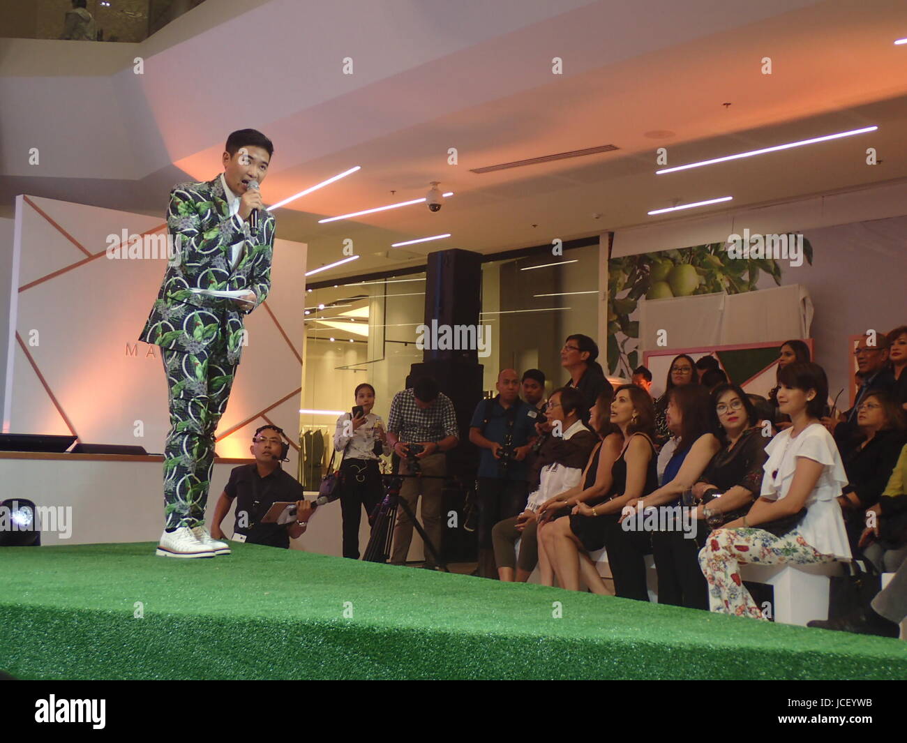 Fashion show hosted by Tim Yap and showcasing the different high-end ...