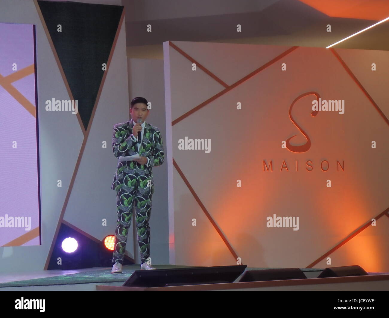 Fashion show hosted by Tim Yap and showcasing the different high-end ...