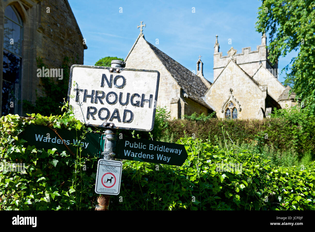 Sign - No Through Road - in the village of Upper Slaughter, Gloucester ...