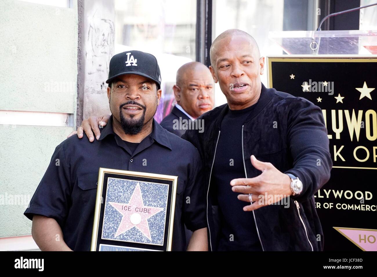 Dr dre and ice cube hi-res stock photography and images - Alamy