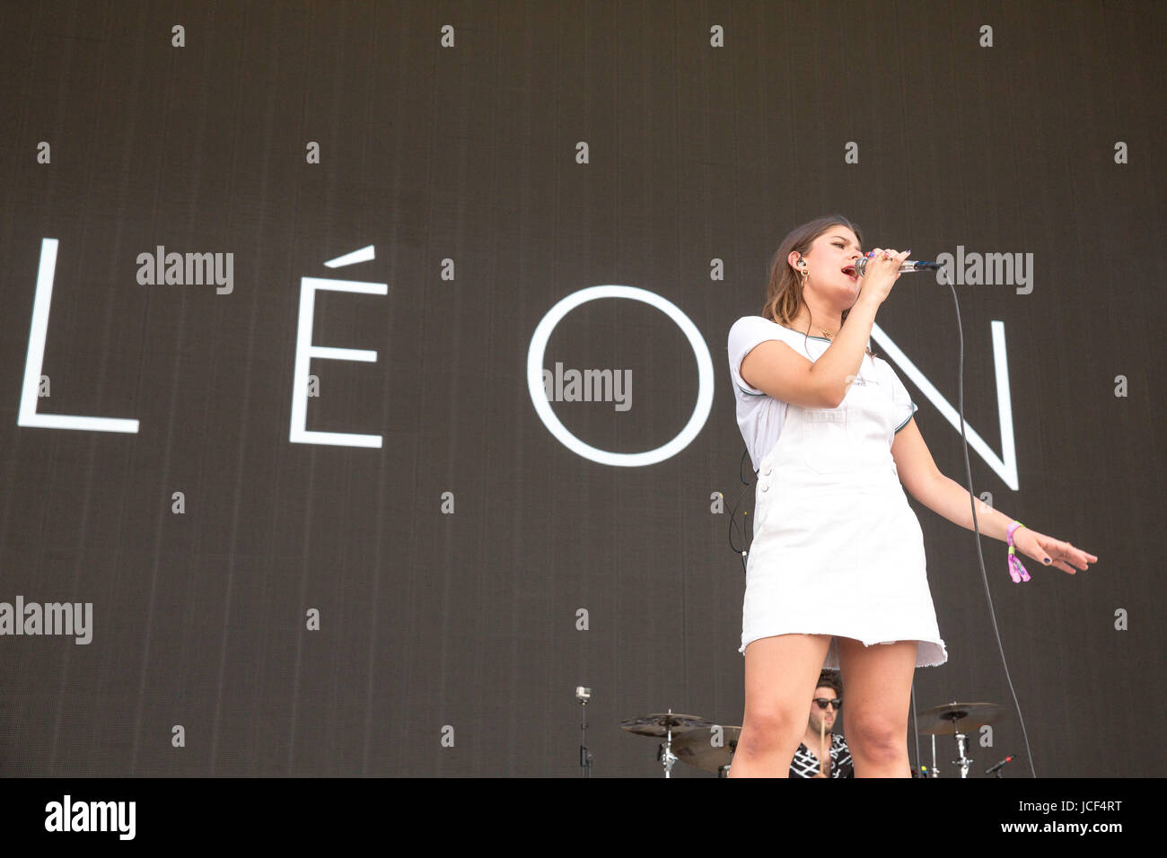 Manchester, Tennessee, USA. 9th June, 2017. Singer LEON (LOTTA LINDGREN ...