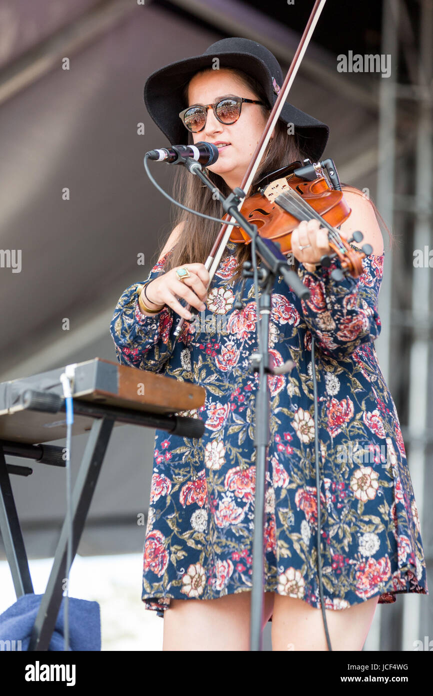 Manchester, Tennessee, USA. 9th June, 2017. ISABEL RITCHIE of The ...
