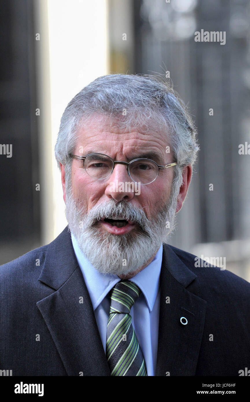 Assembly members outside stormont hi-res stock photography and images ...