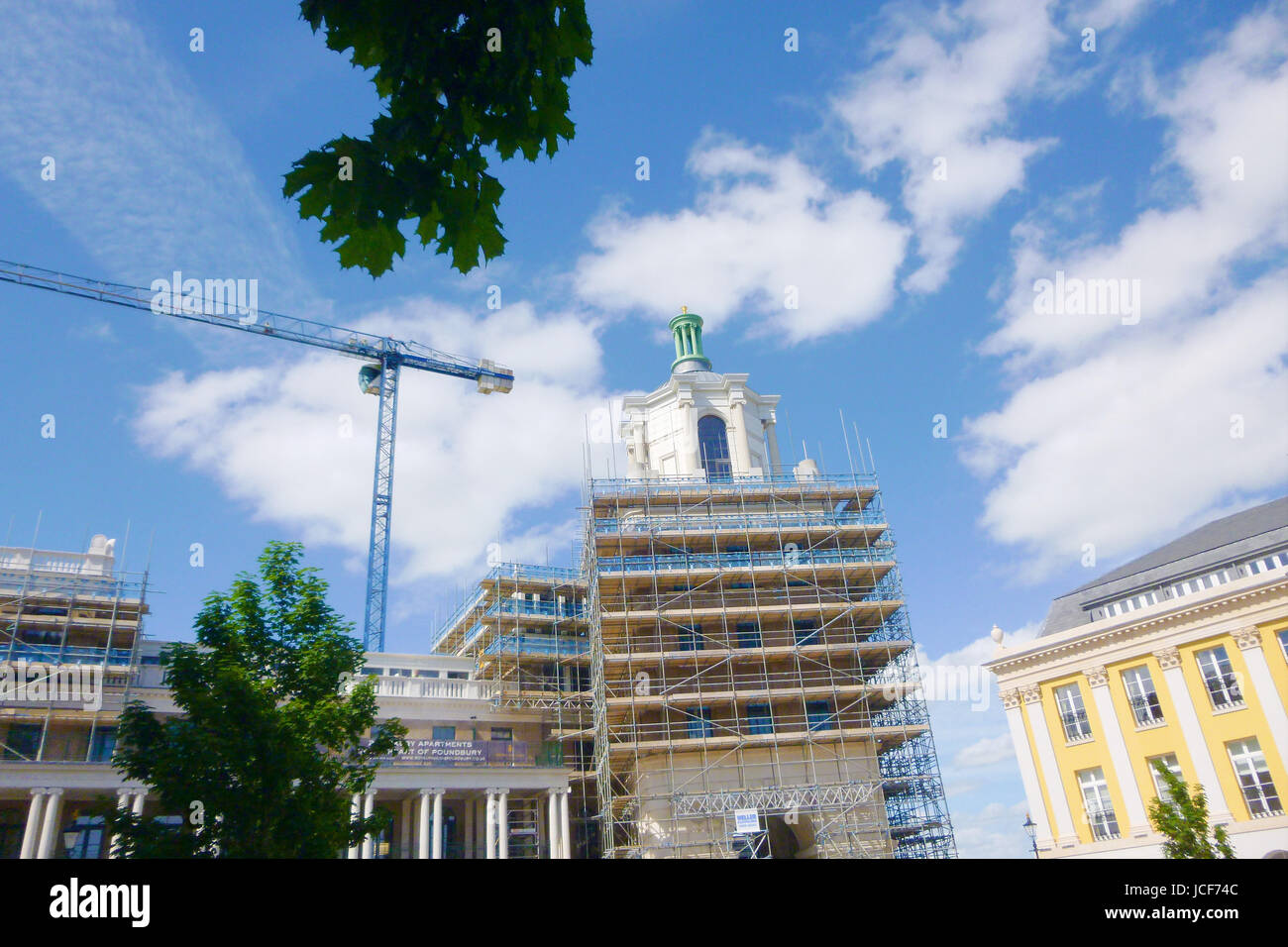 Dorchester, UK. 15th June, 2017. A sunny day on 'Queen Mother Square ...