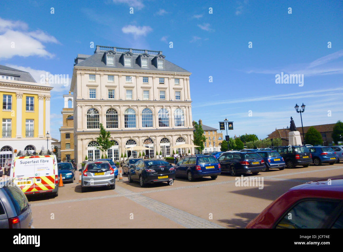 Dorchester, UK. 15th June, 2017. A sunny day on 'Queen Mother Square ...